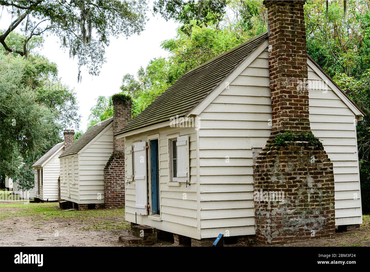 McLeod Plantation slave houses Stock Photo - Alamy