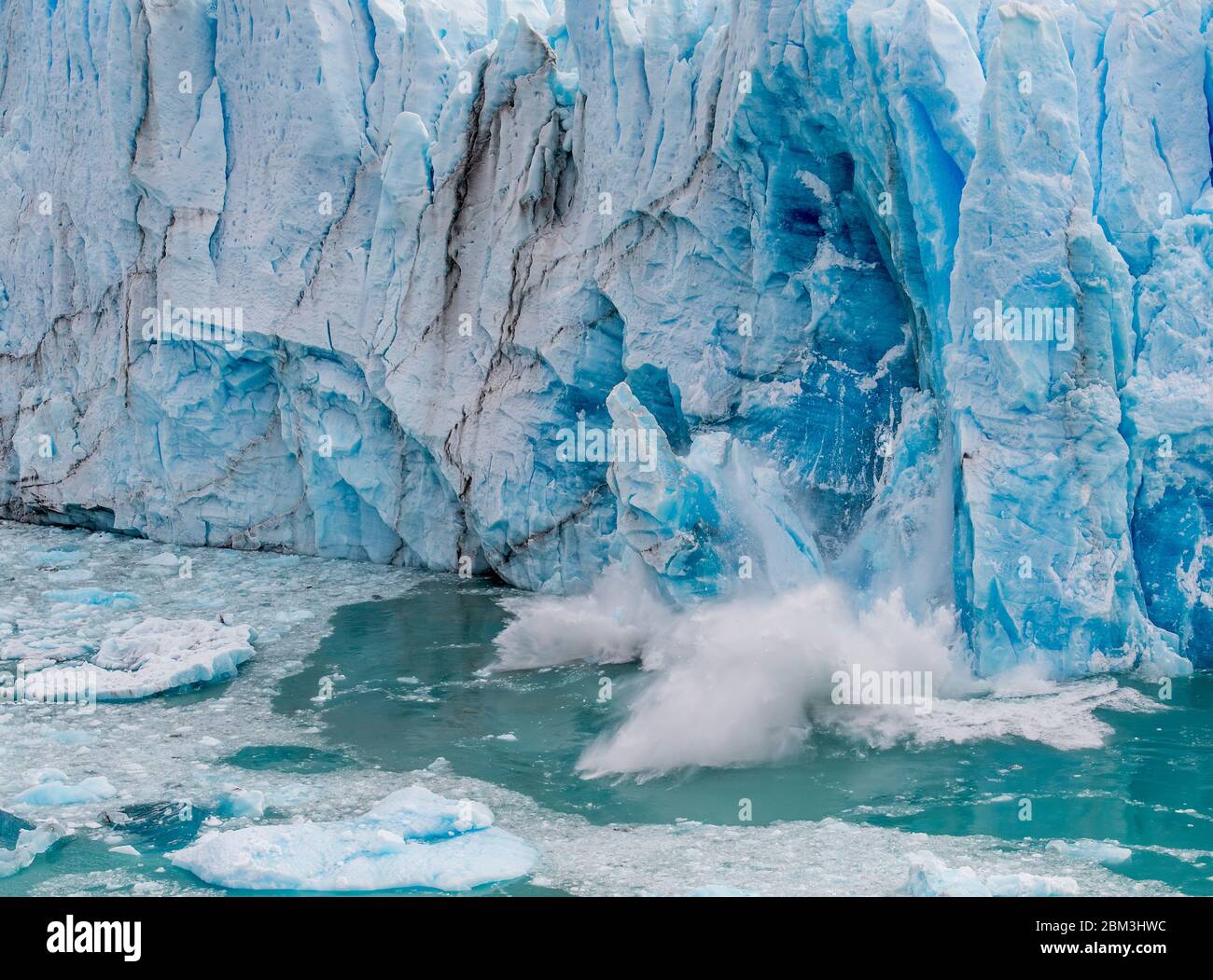 Melting iceberg falling hi-res stock photography and images - Alamy