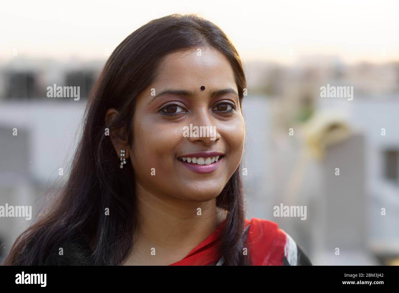 Indian girl with bindi hi-res stock photography and images - Alamy