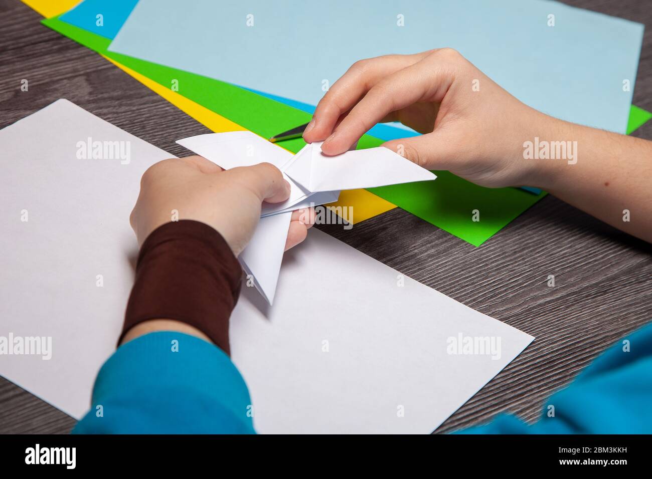 Origami tutorial hi-res stock photography and images - Alamy