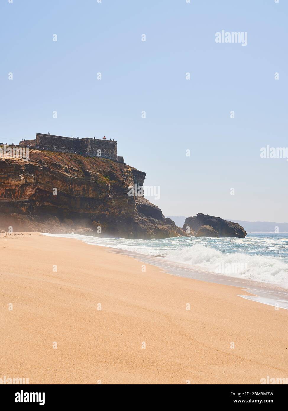 Praia da Nazaré e Praia do Norte, férias, 2019 Stock Photo - Alamy