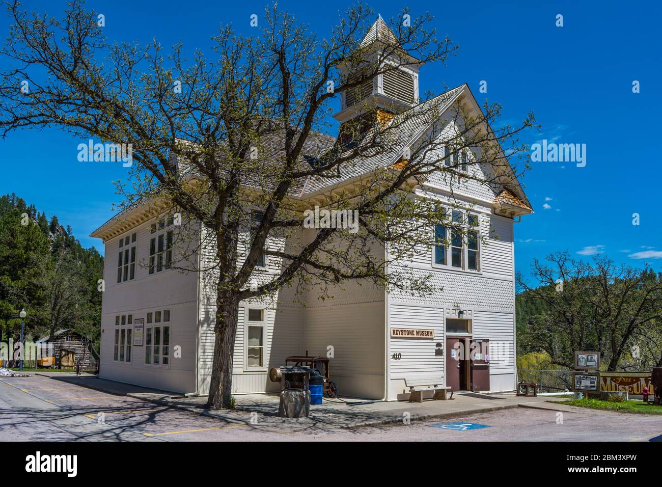 Keystone, SD, USA - May 26, 2019: The Keystone School & Museum Stock ...
