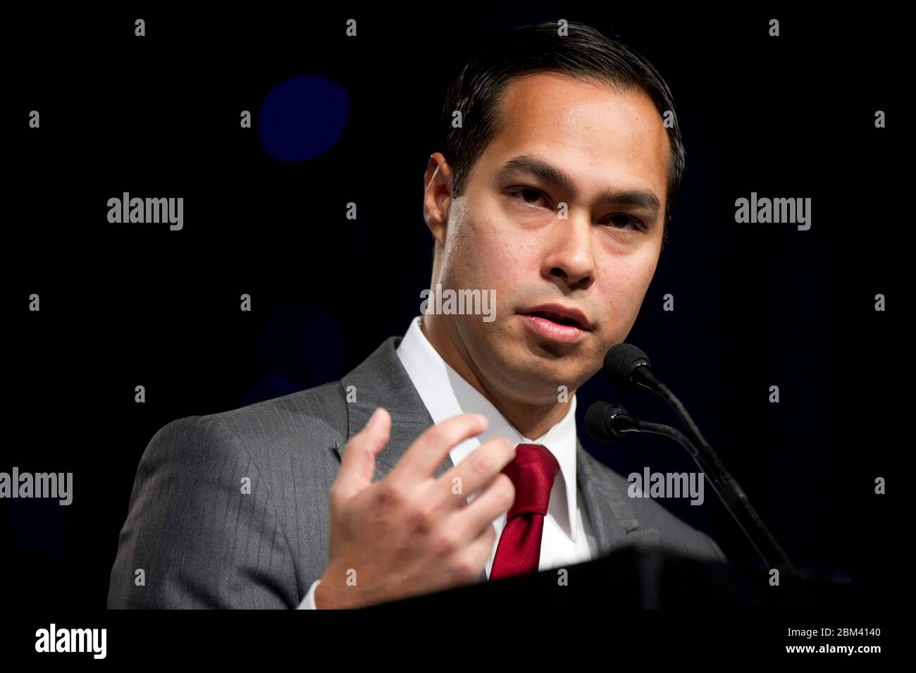 Hispanic mayor of major u s city hi-res stock photography and images ...