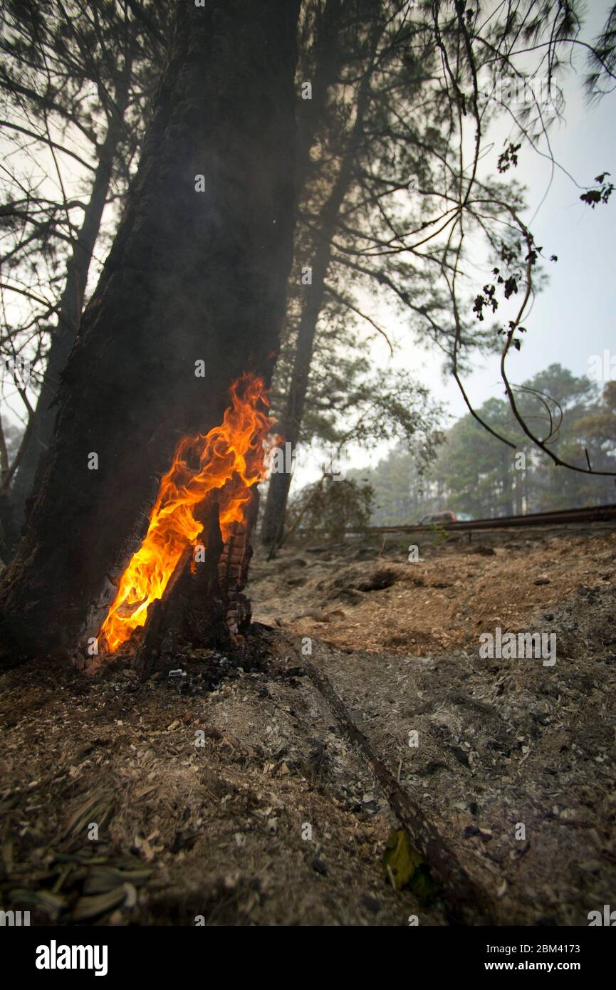 Uncontained fire hi-res stock photography and images - Alamy