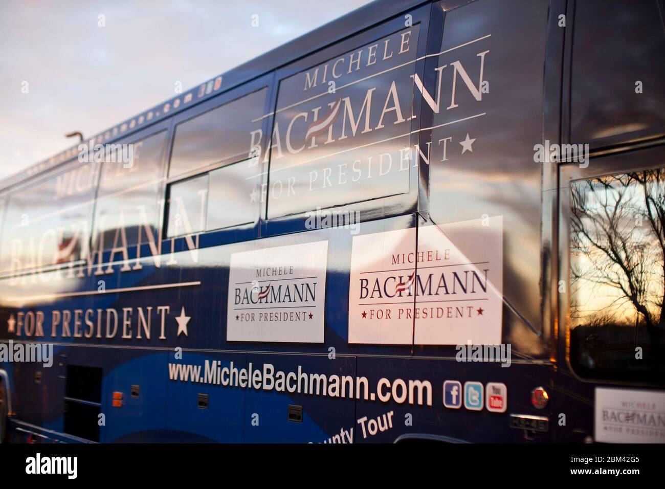 Running for presidential nomination hi-res stock photography and images ...