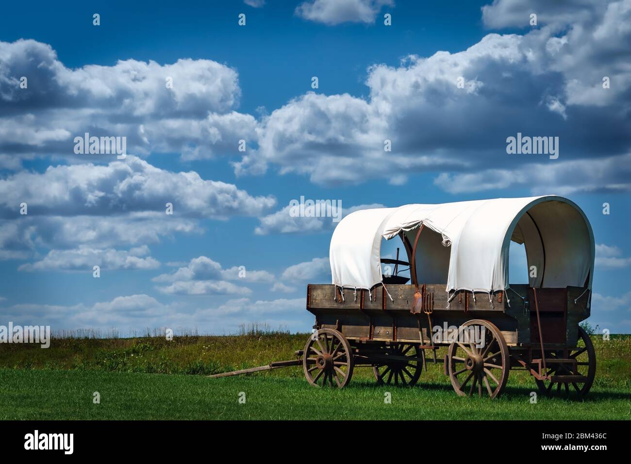 Pioneer wagon train hi-res stock photography and images - Alamy