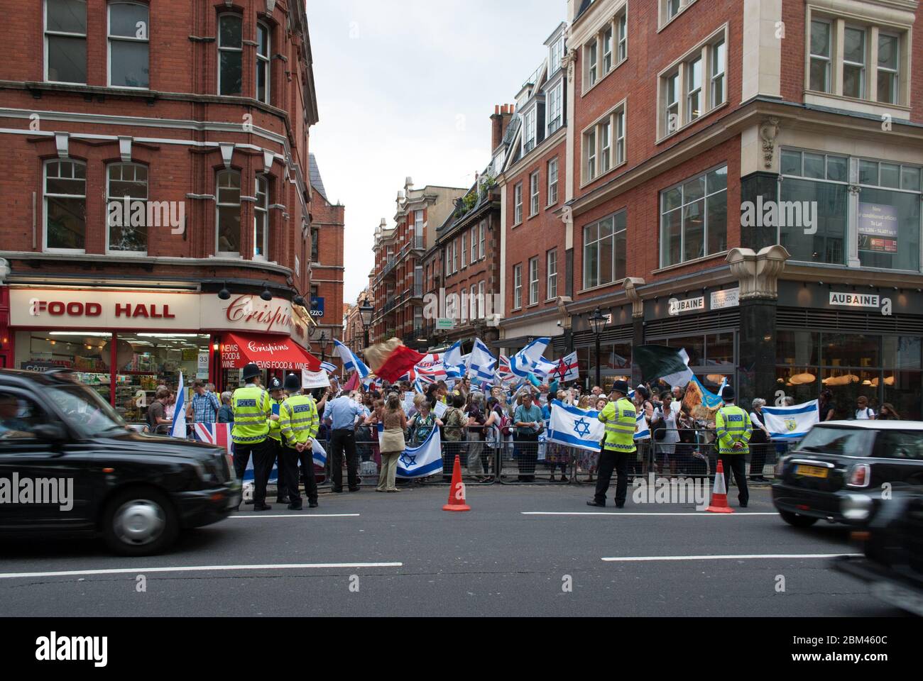 Israeli embassy and kensington hi-res stock photography and images - Alamy