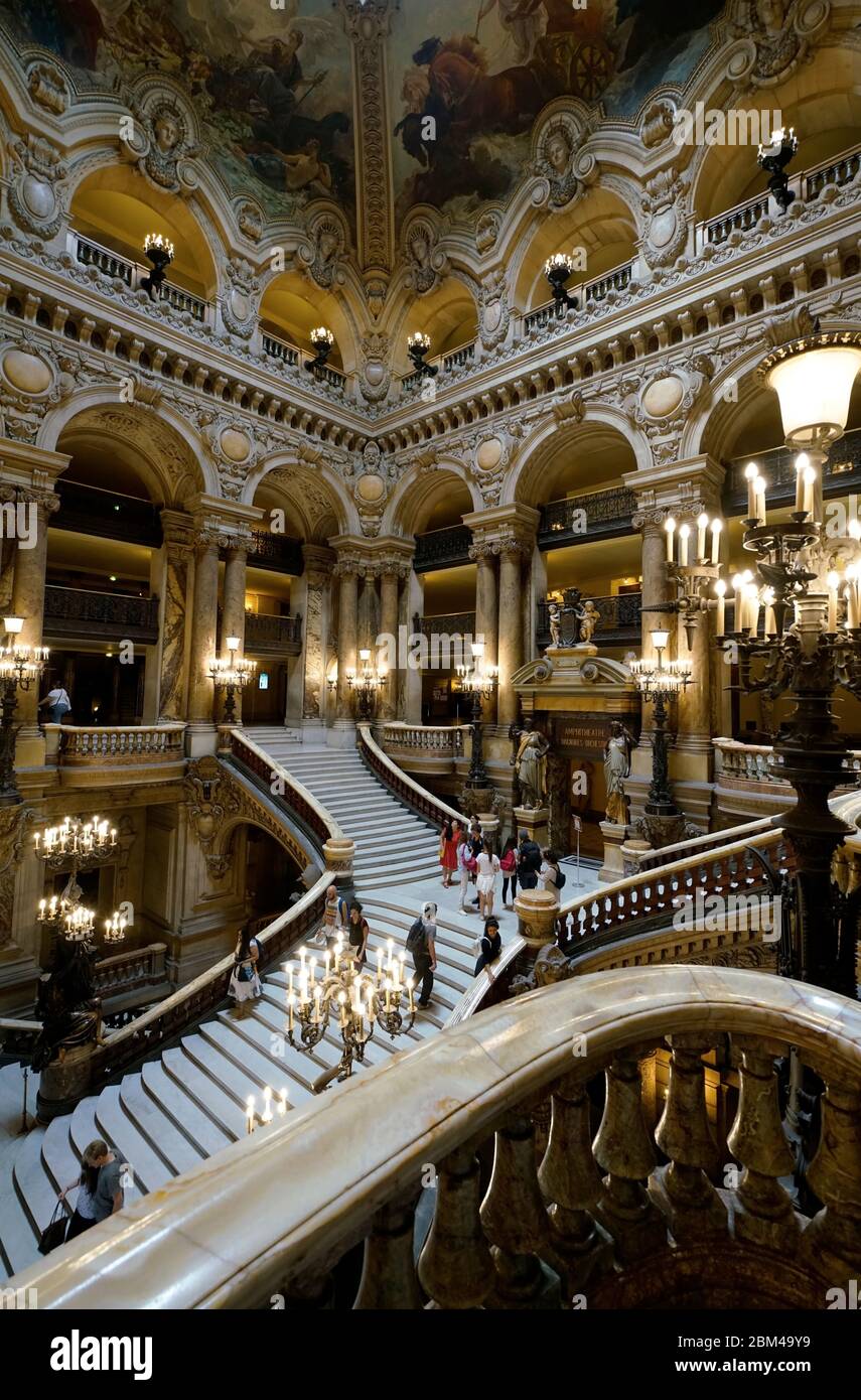The grand staircase of Palais Garnier Opera National de Paris Stock ...