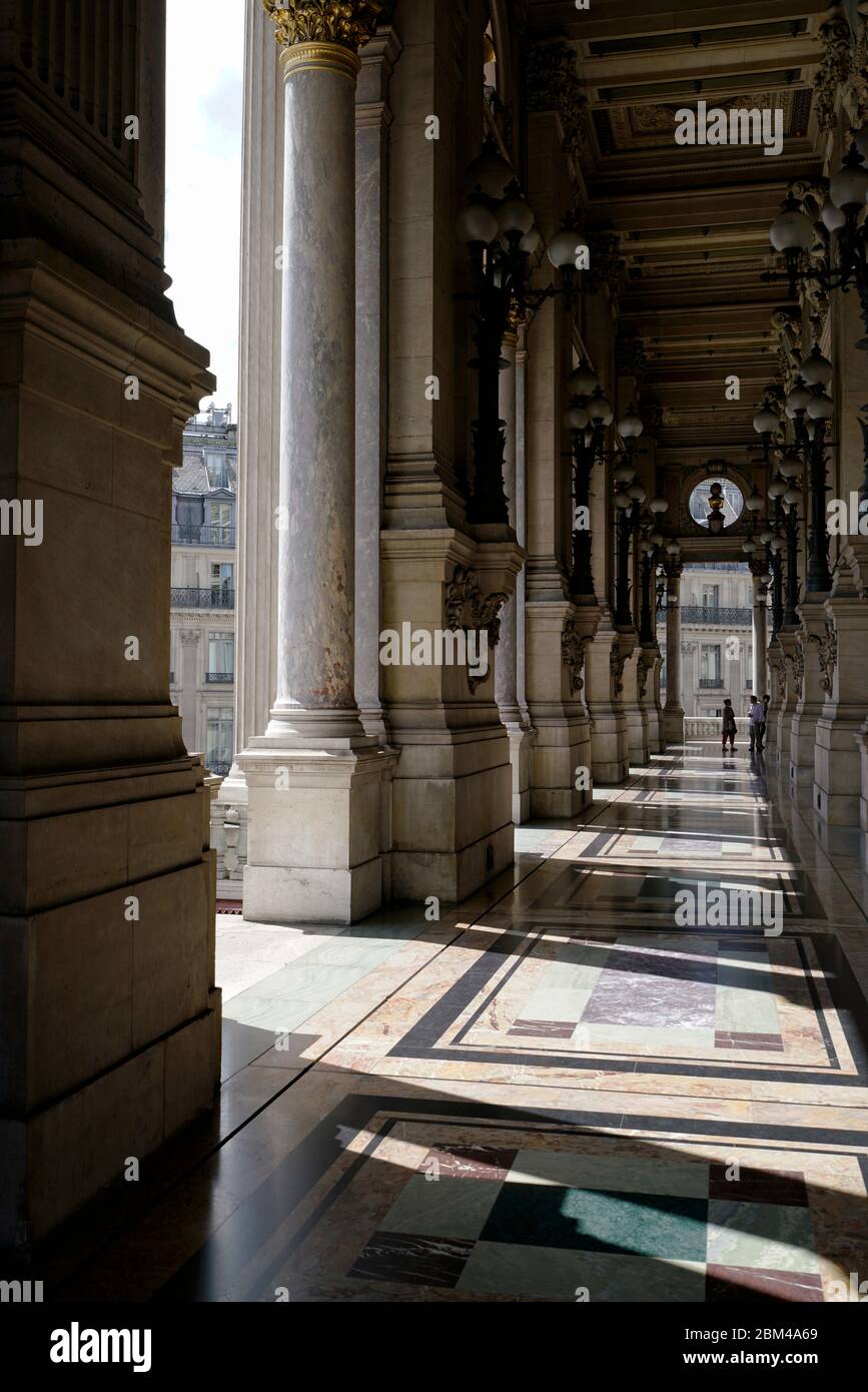 Metropolitan opera house balcony hi-res stock photography and images ...