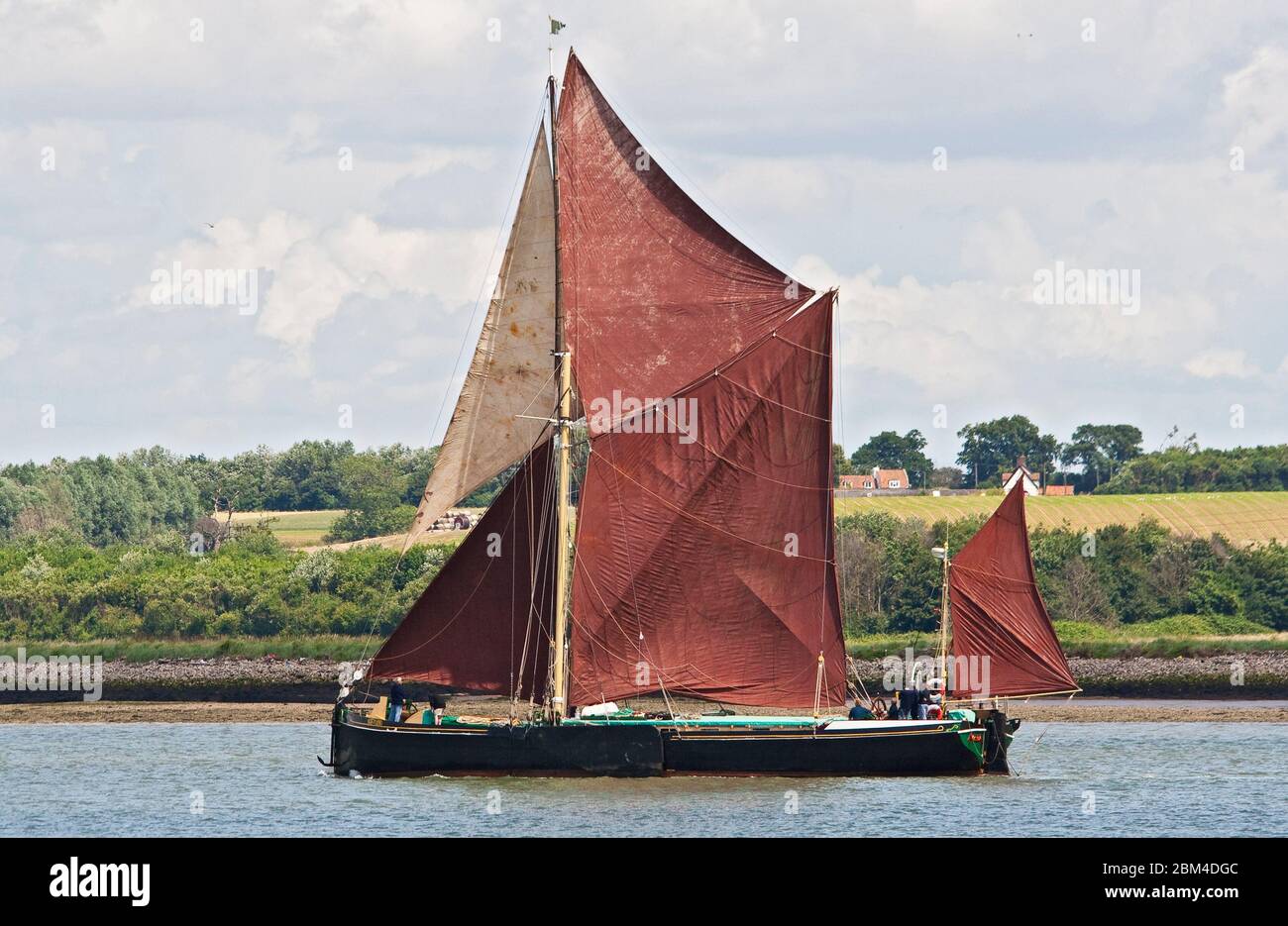 Thames sailing barge Victor in full sail Stock Photo - Alamy