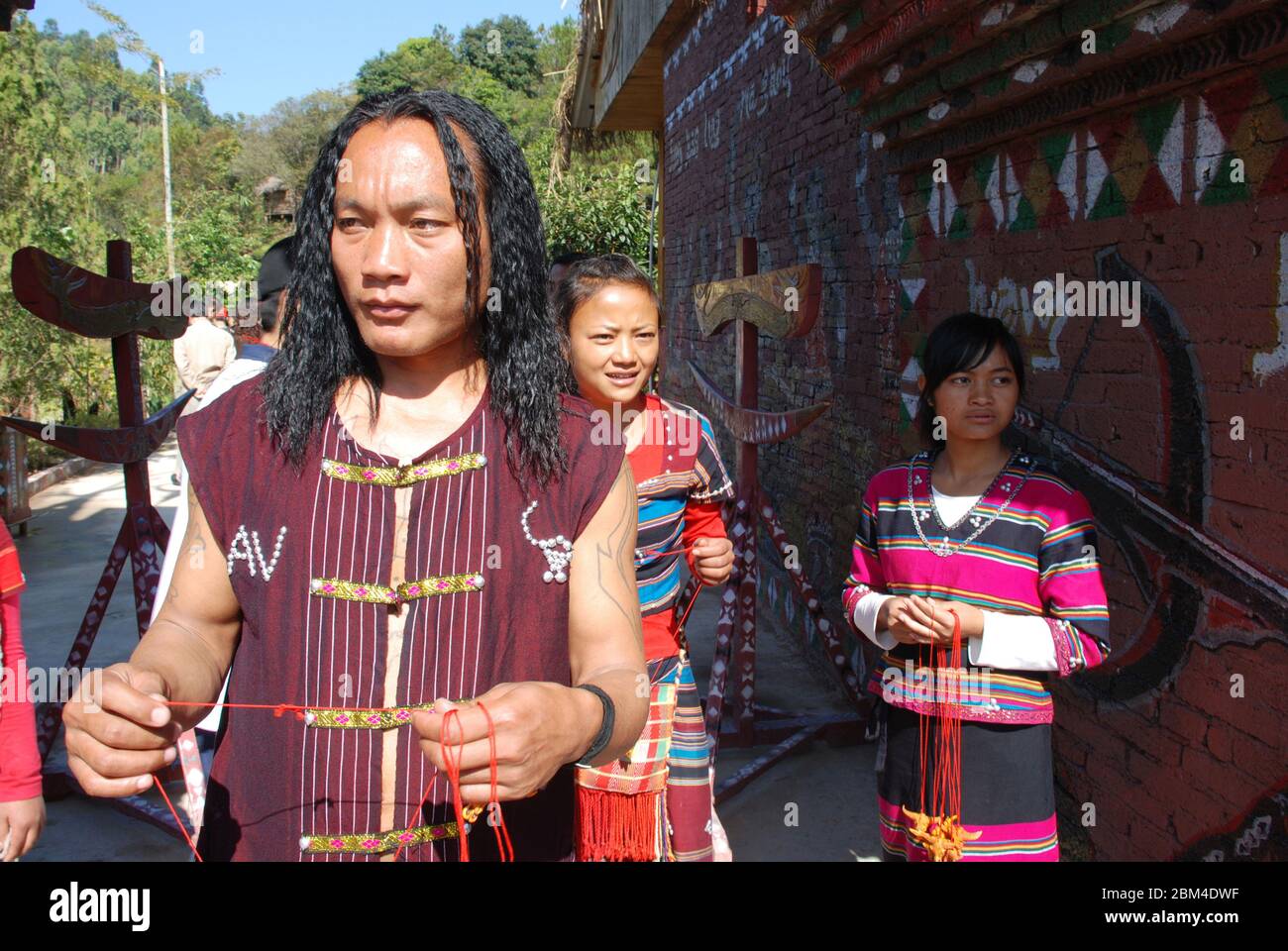 Qiang people traditional hi-res stock photography and images - Alamy