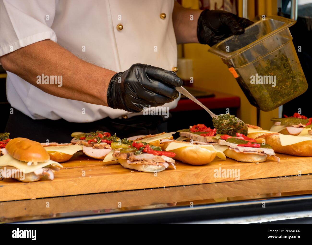 Subway food preparation hi-res stock photography and images - Alamy