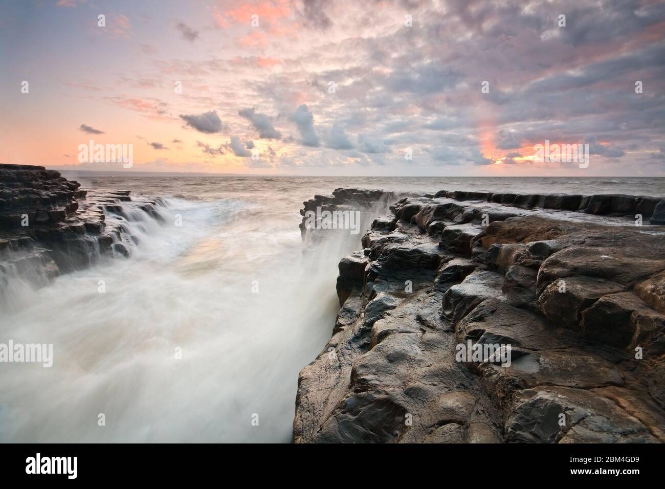 Monknash beach hi-res stock photography and images - Alamy