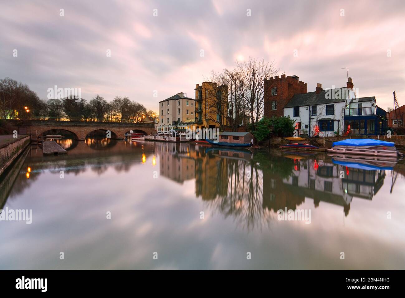 Boats near Folly Bridge on river Thames in Oxford Stock Photo - Alamy