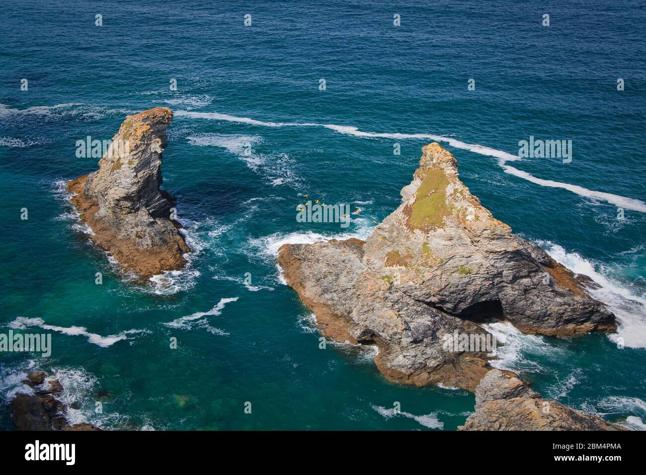 Cornwall coasteering hi-res stock photography and images - Alamy