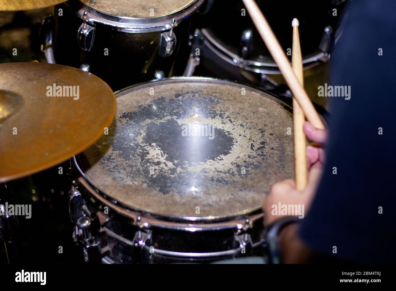 School of rock drummer hi-res stock photography and images - Alamy