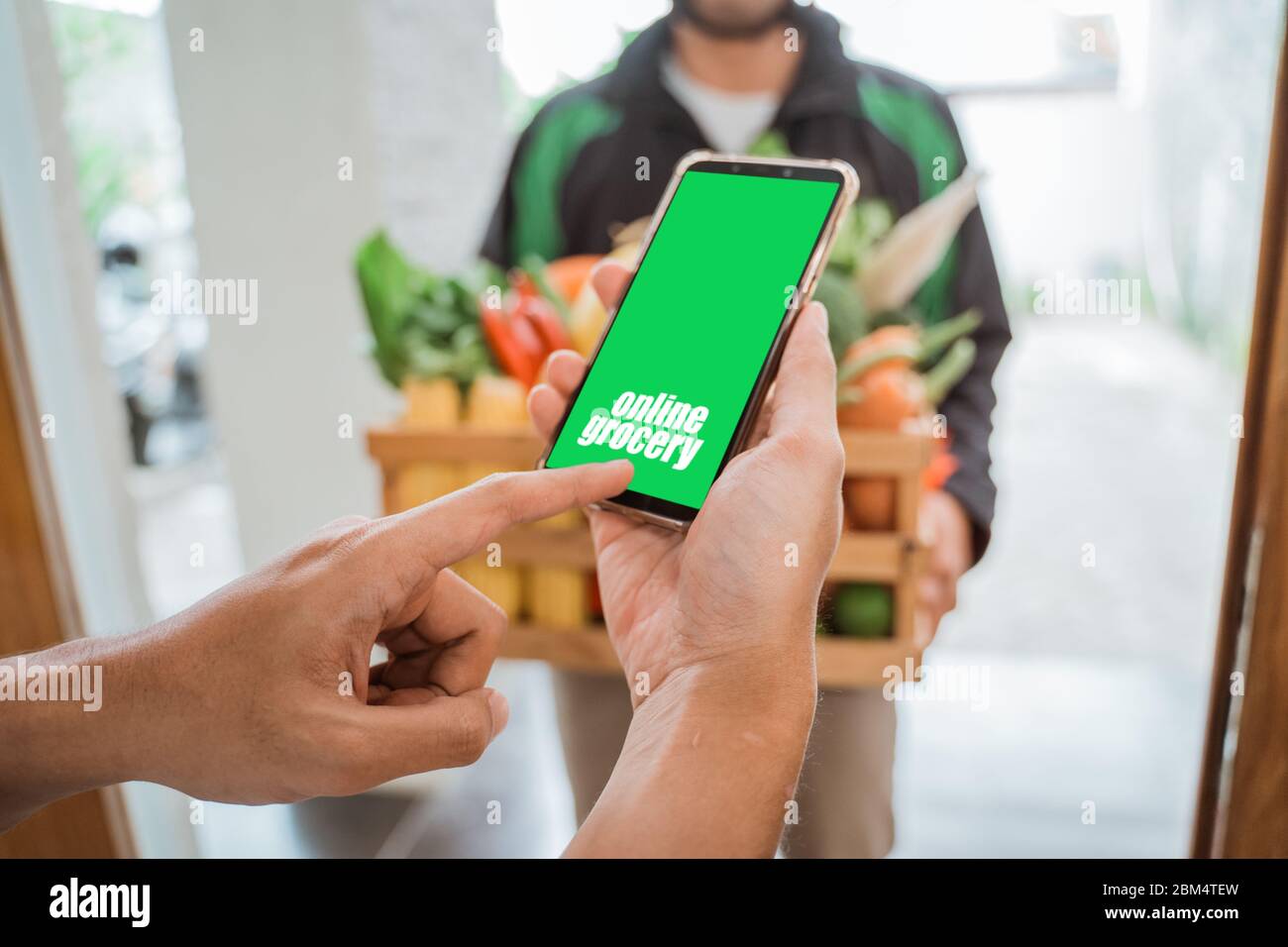 Grocery delivery hi-res stock photography and images - Alamy