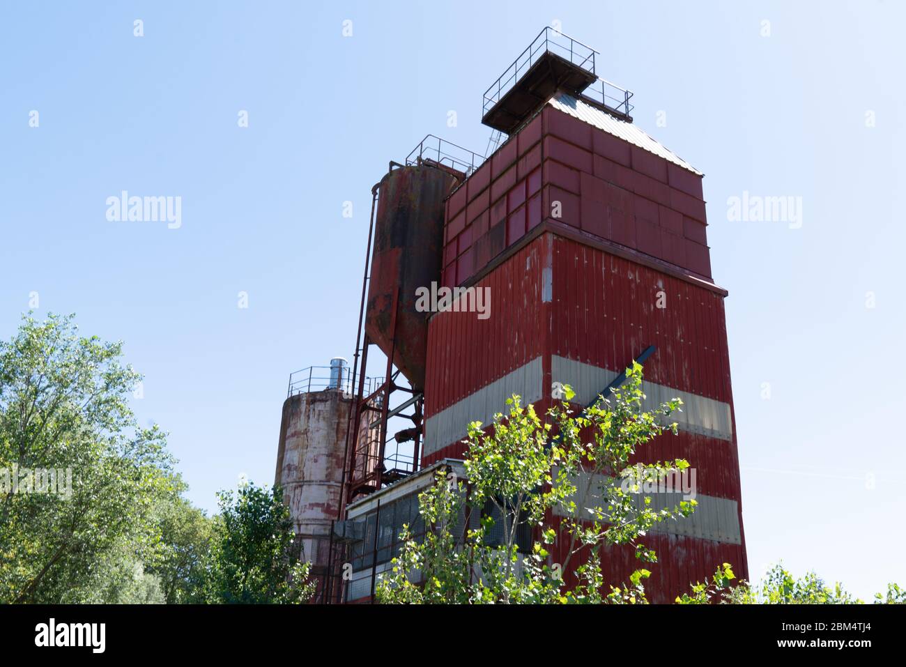 rusty concrete plant abandoned industrial wasteland in Trentemoult ...