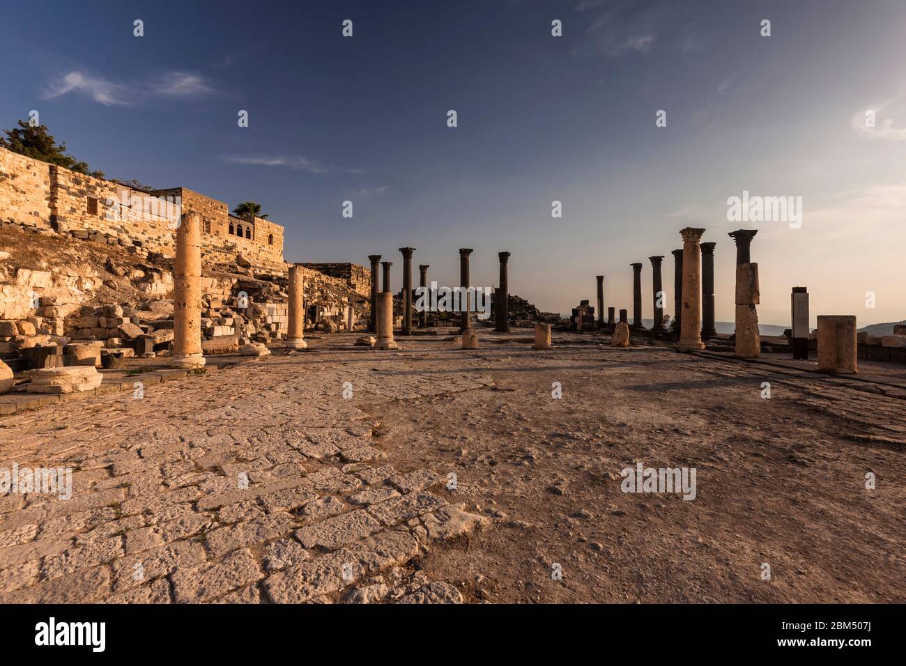 Umm qais basilica hi-res stock photography and images - Alamy