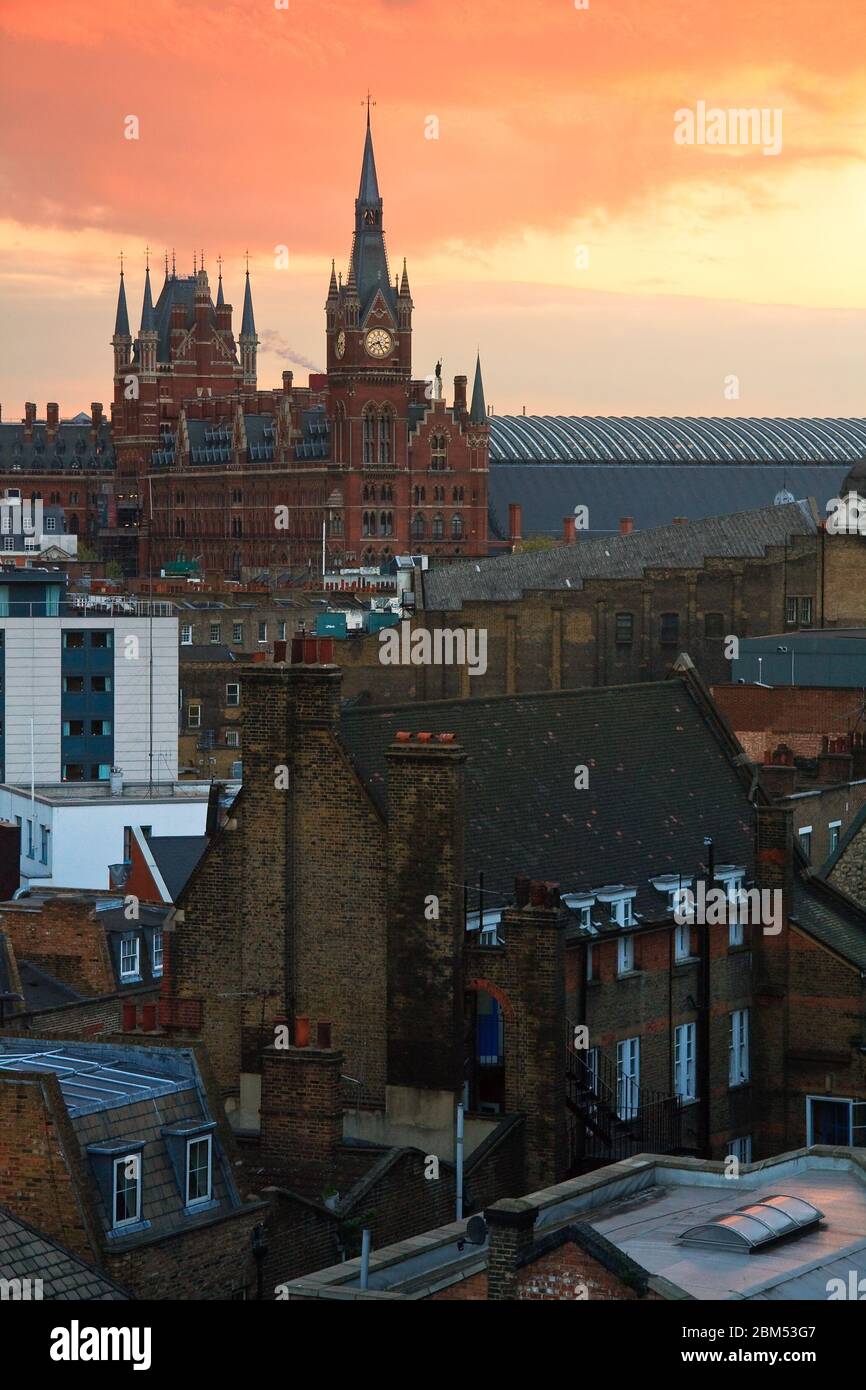 View of the King's Cross station in central London Stock Photo - Alamy