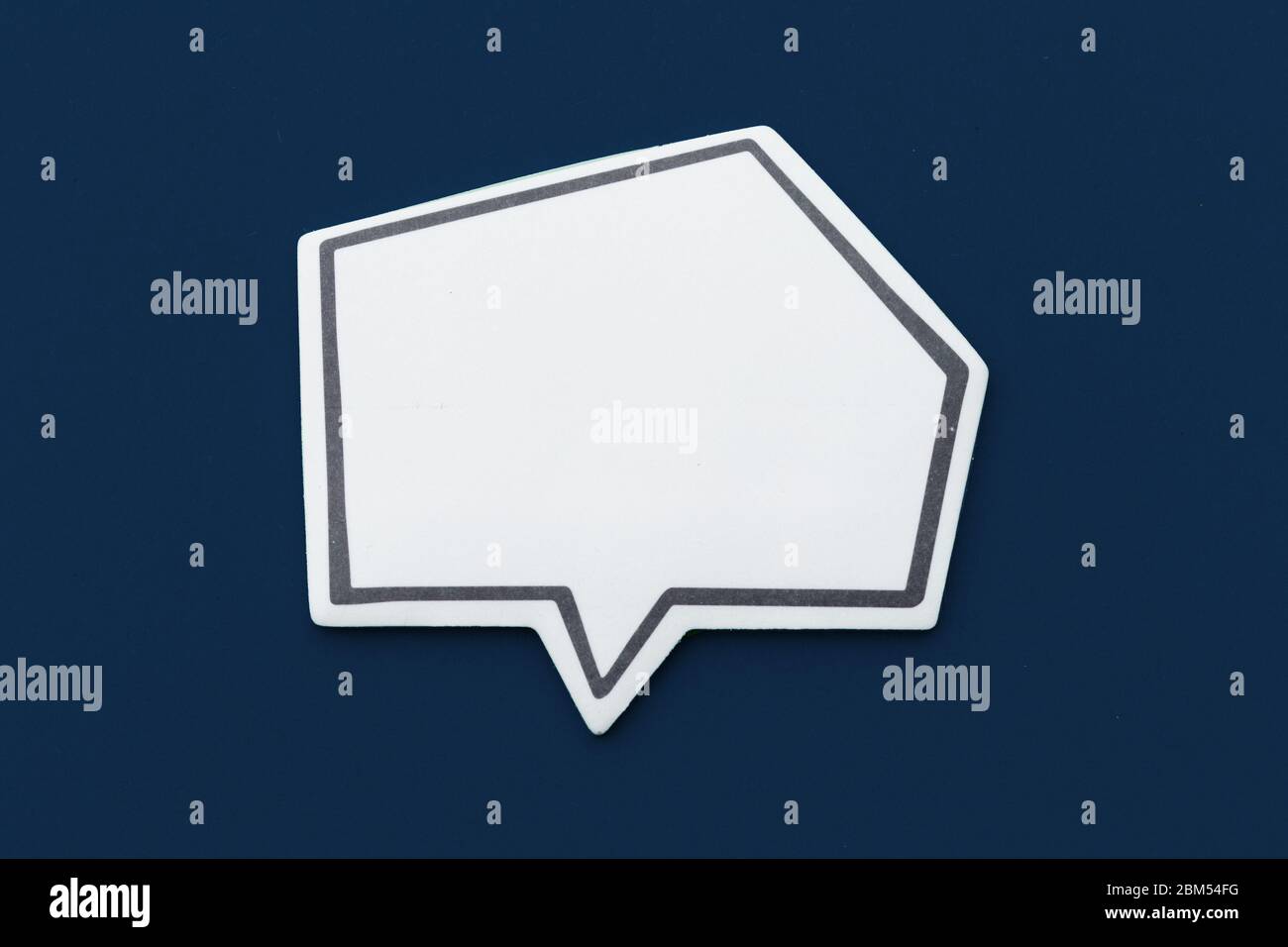 Social Media Chat Concept. Blank empty chat bubble for text Stock Photo ...