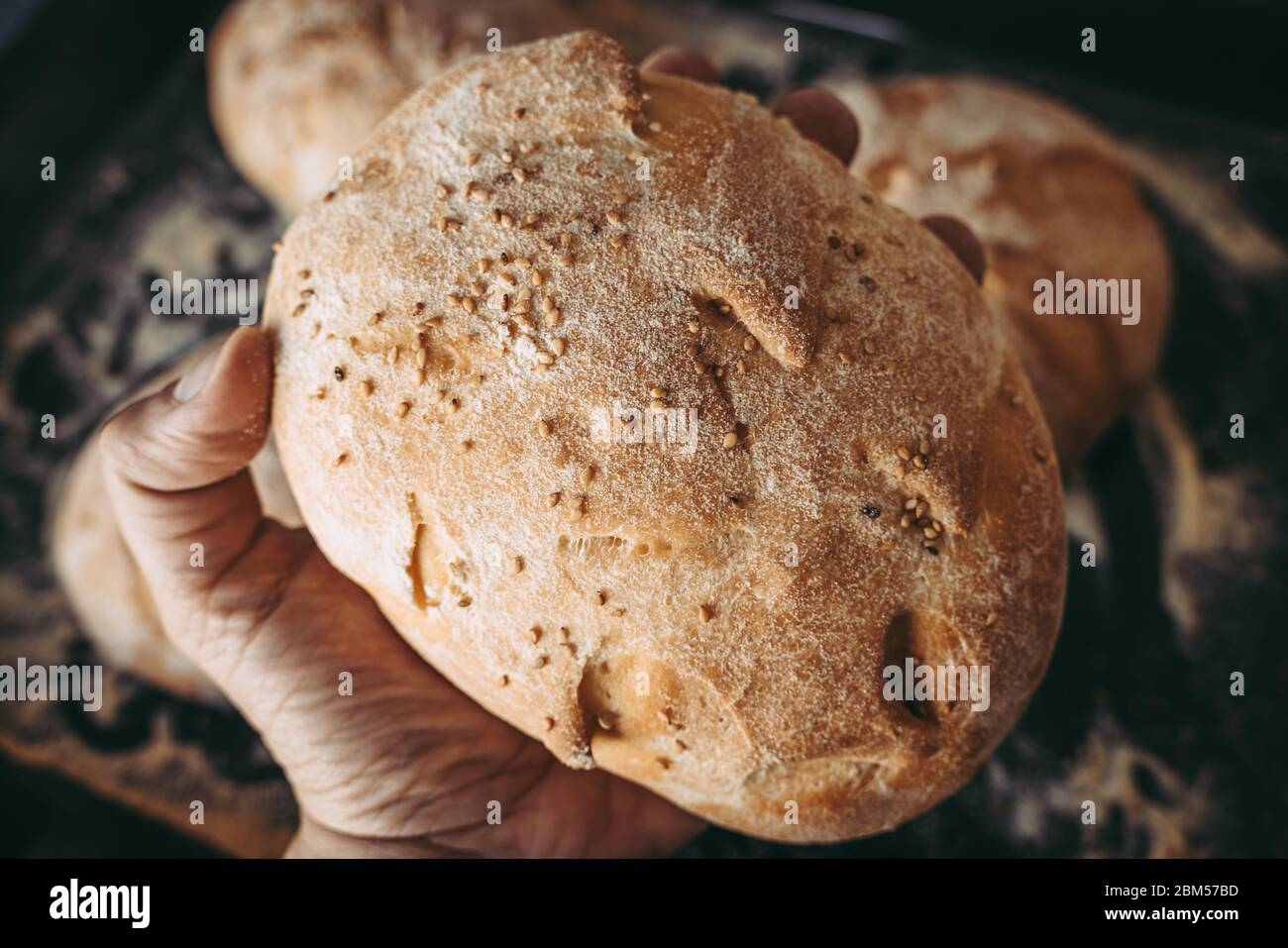 Freshly baked bread at the bakery the bakery Stock Photo - Alamy