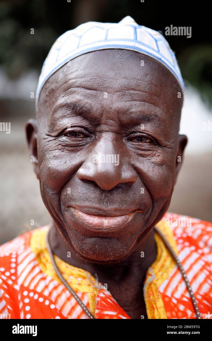 Old woman gambia west africa hi-res stock photography and images - Alamy