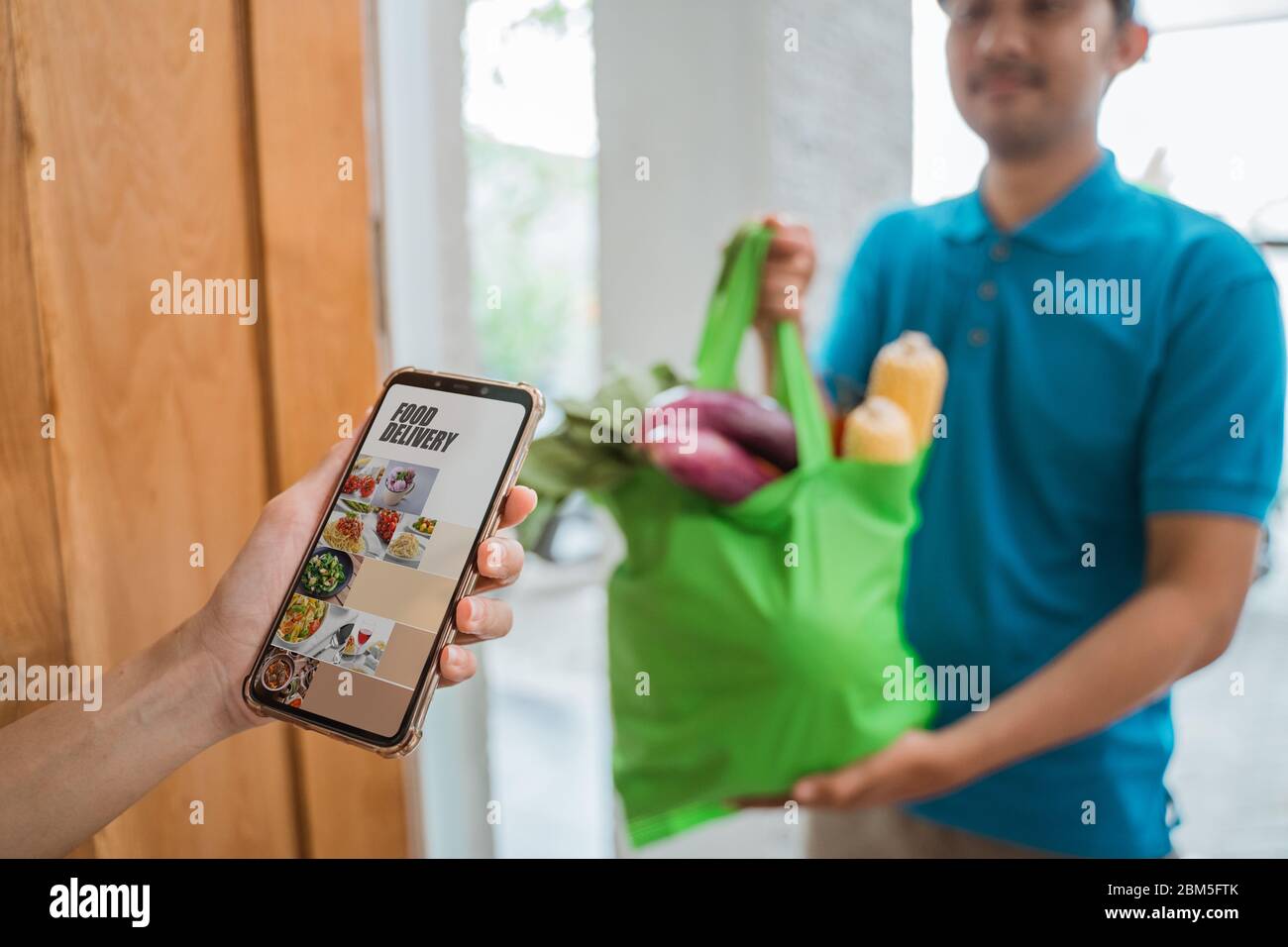 online food shopping delivered to customer at home Stock Photo - Alamy