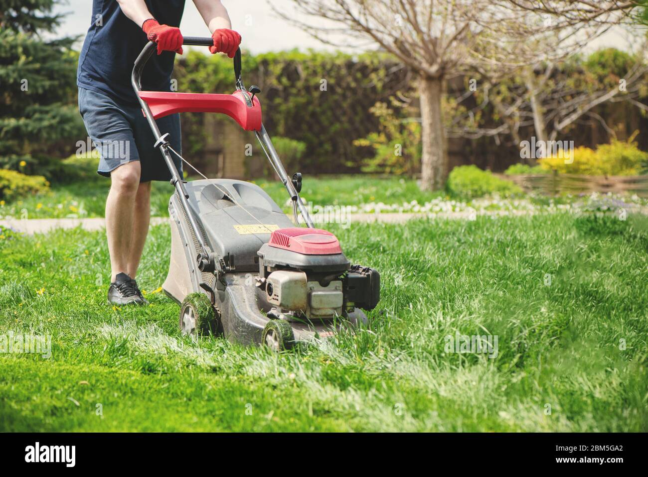 Lawnmower man hi-res stock photography and images - Alamy