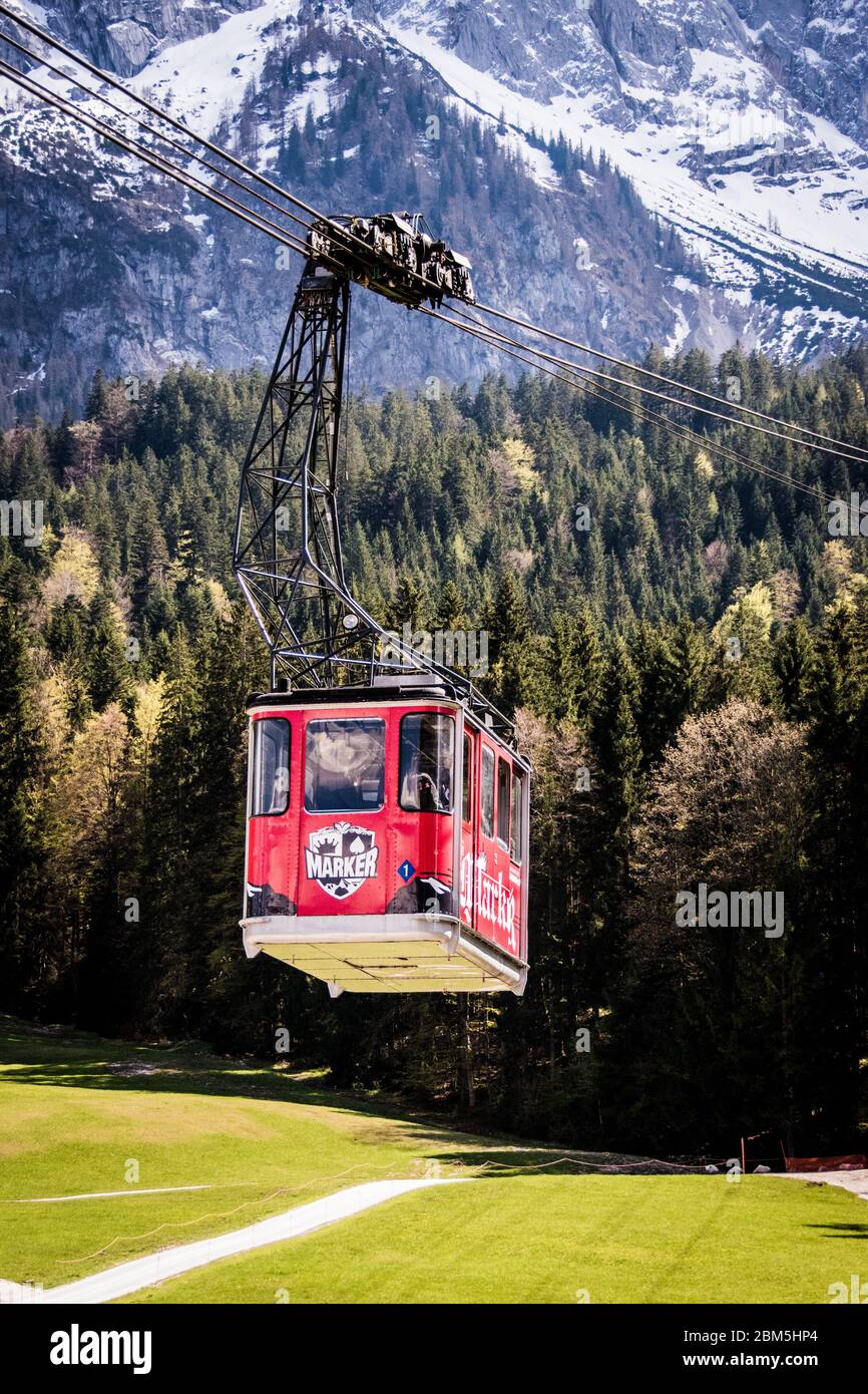 cable car going to the top Stock Photo - Alamy