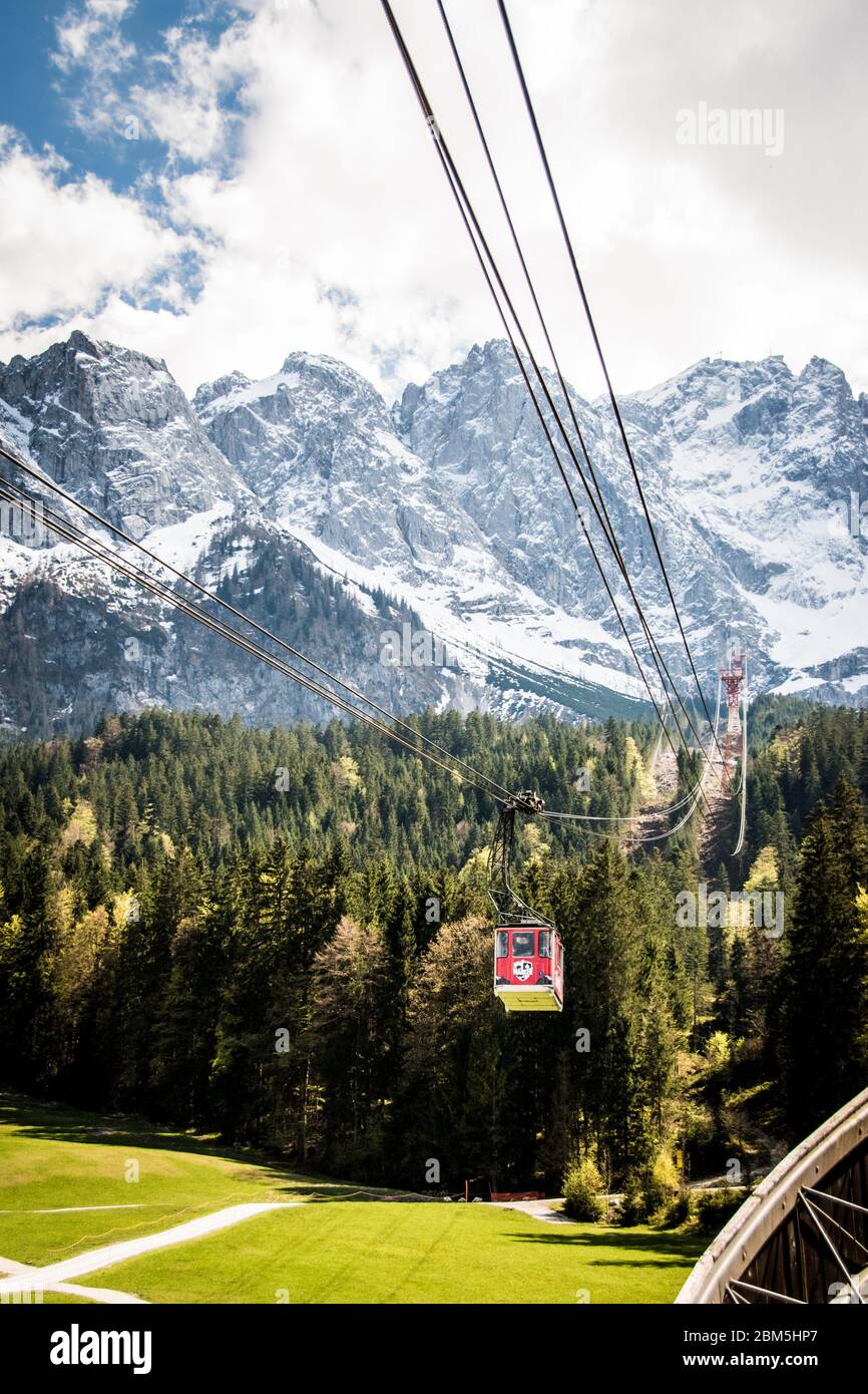 cable car going to the top Stock Photo - Alamy