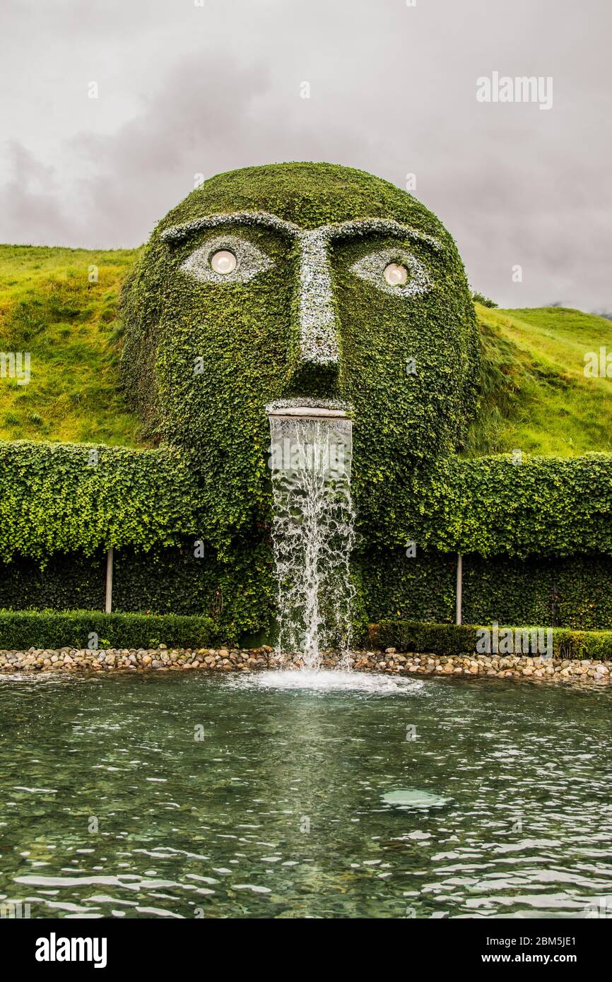 Head spitting water hi-res stock photography and images - Alamy