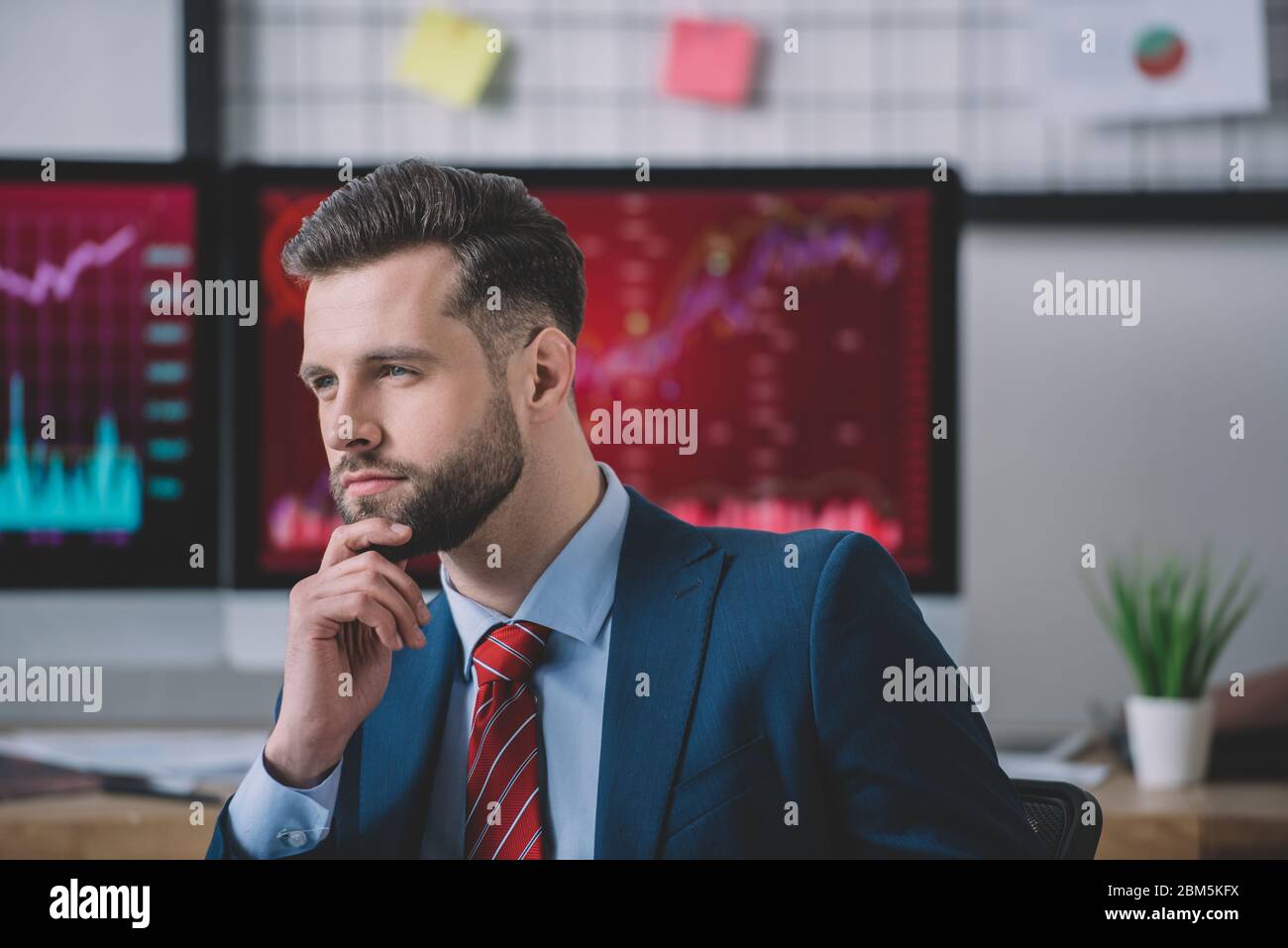 Man network systems analyst hi-res stock photography and images - Alamy