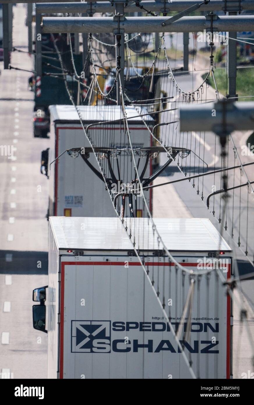 Erzhausen, Germany. 07th May, 2020. A Scania R450 hybrid tractor unit ...