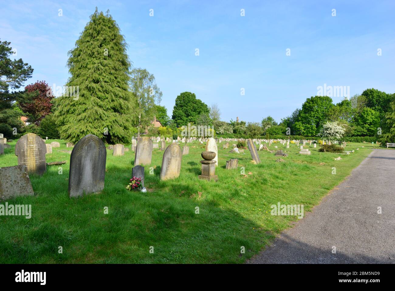 Cemetery walkways hi-res stock photography and images - Alamy