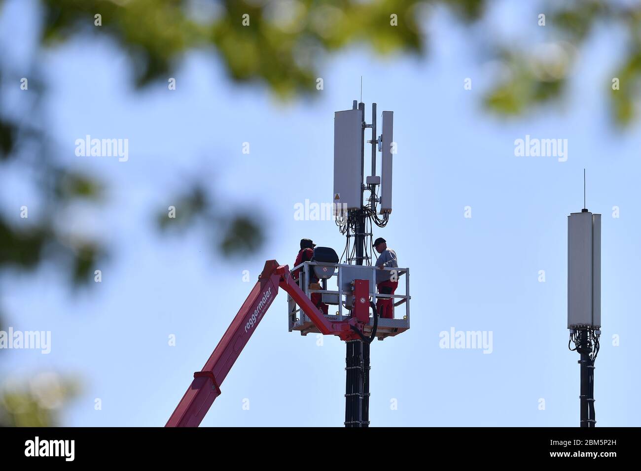 Fixed signals hi-res stock photography and images - Alamy