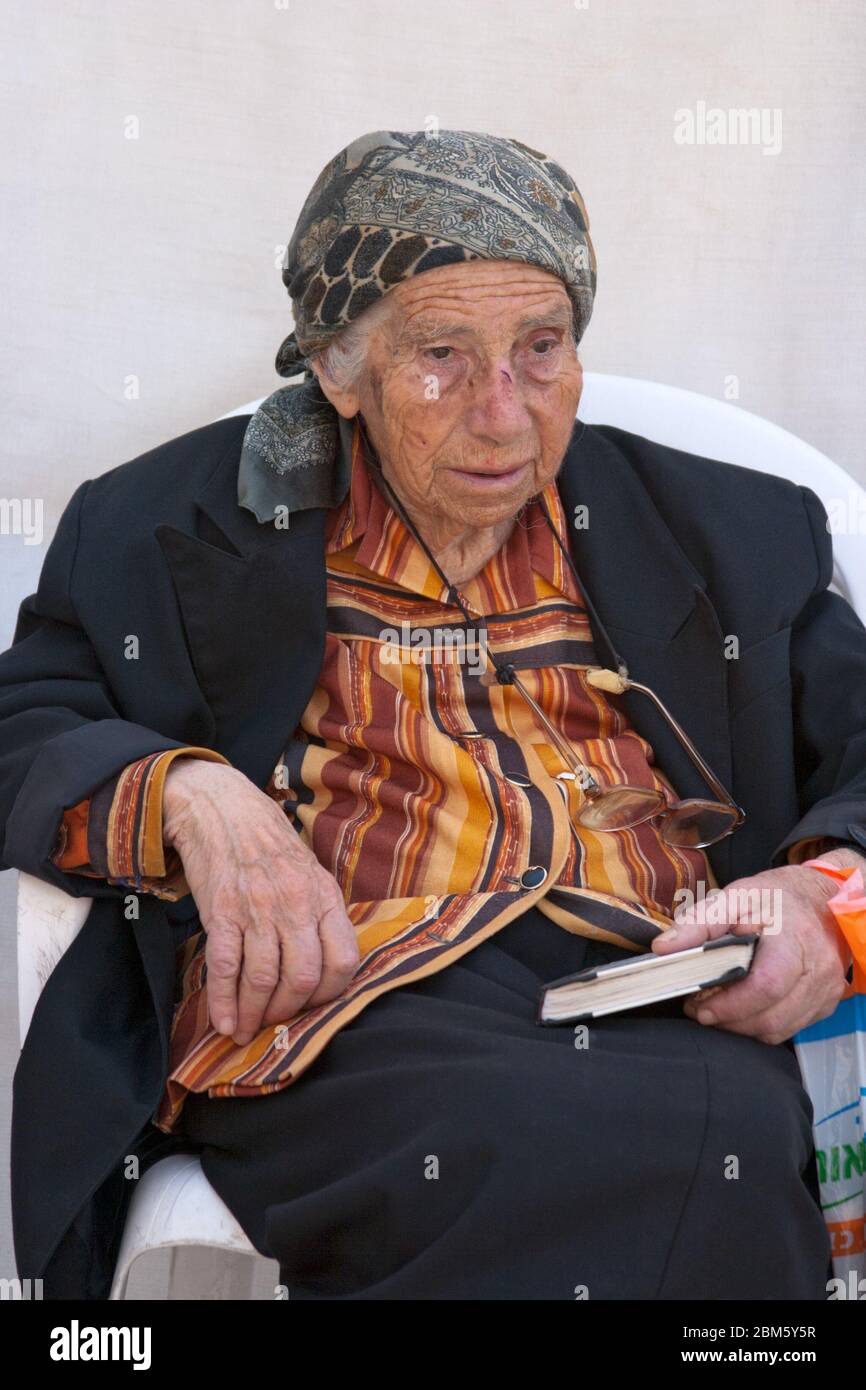 Jewish israel elderly woman hi-res stock photography and images - Alamy