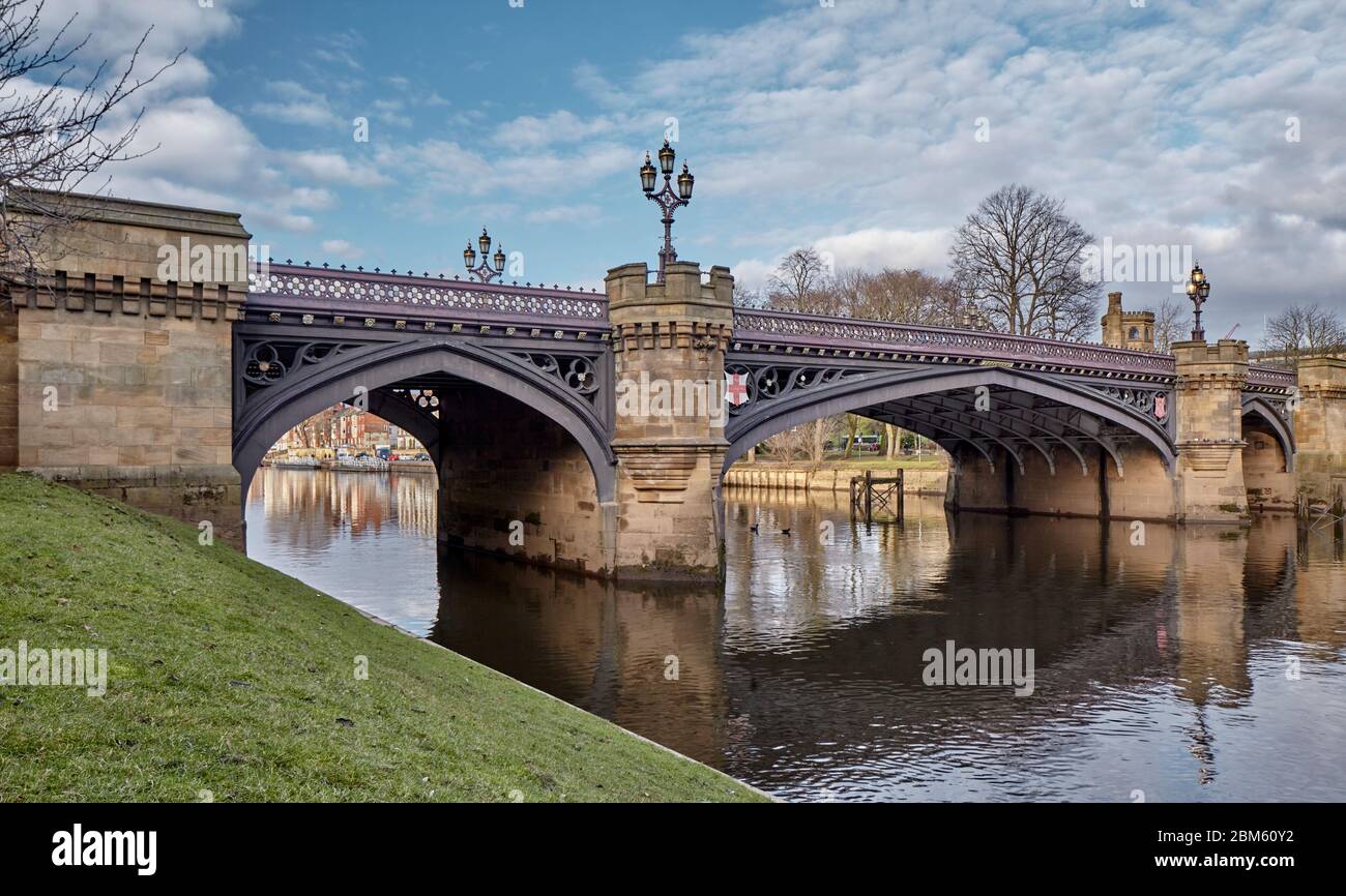 Skeldergate Bridge over the River Ouse open since 1881, York, England ...