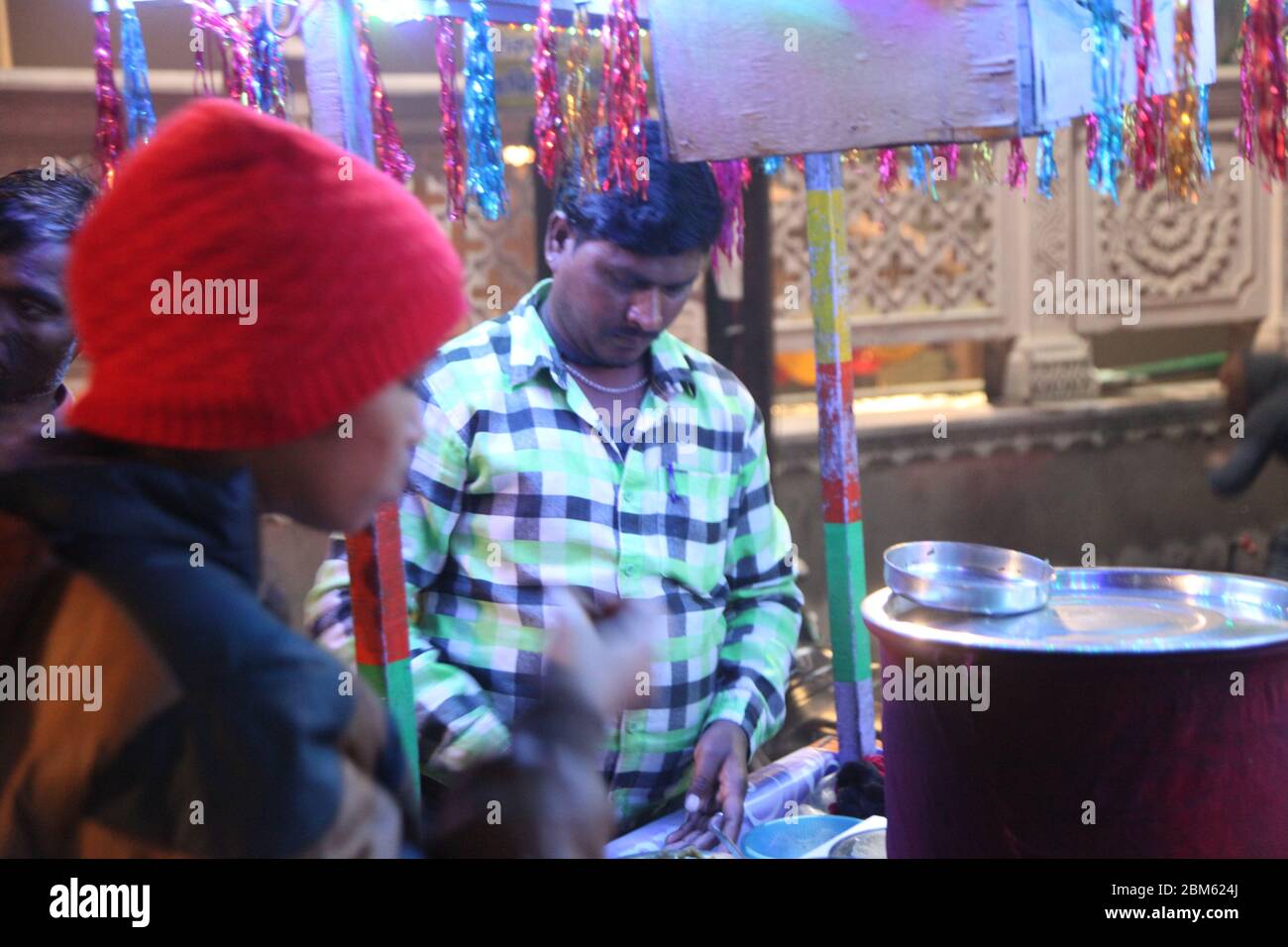 Varanasi ancient India, Hindu pilgrims and devotees city architecture ...