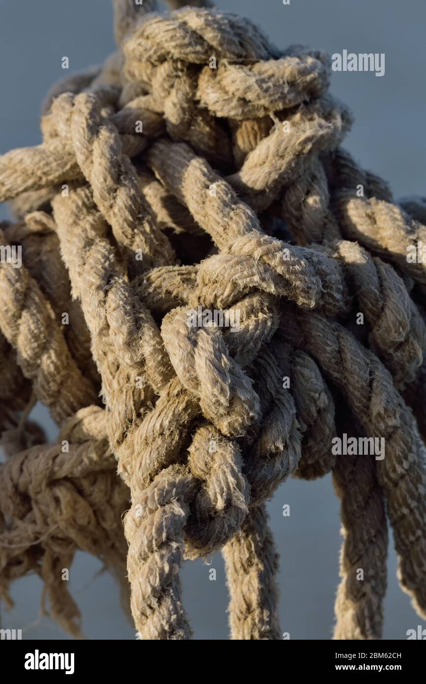 Tangled rope hi-res stock photography and images - Alamy