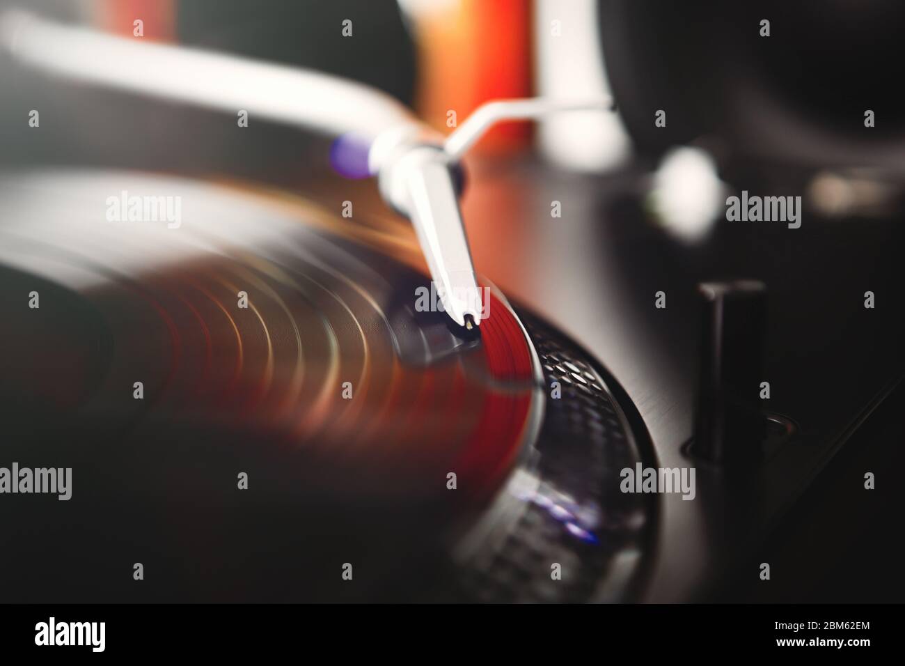 Turntables needle hi-res stock photography and images - Alamy