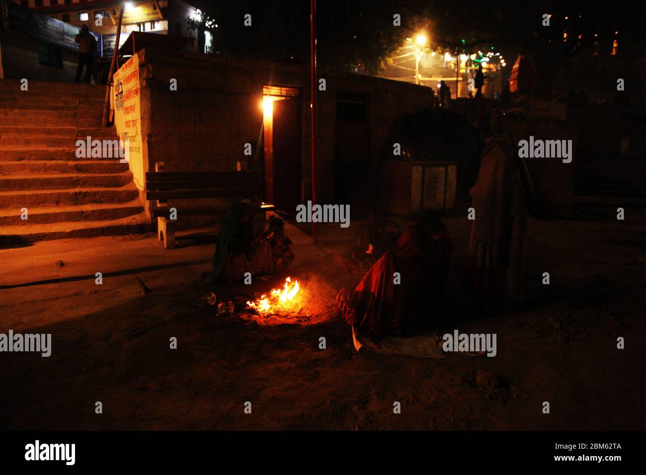 Varanasi ancient India, Hindu pilgrims and devotees city architecture ...