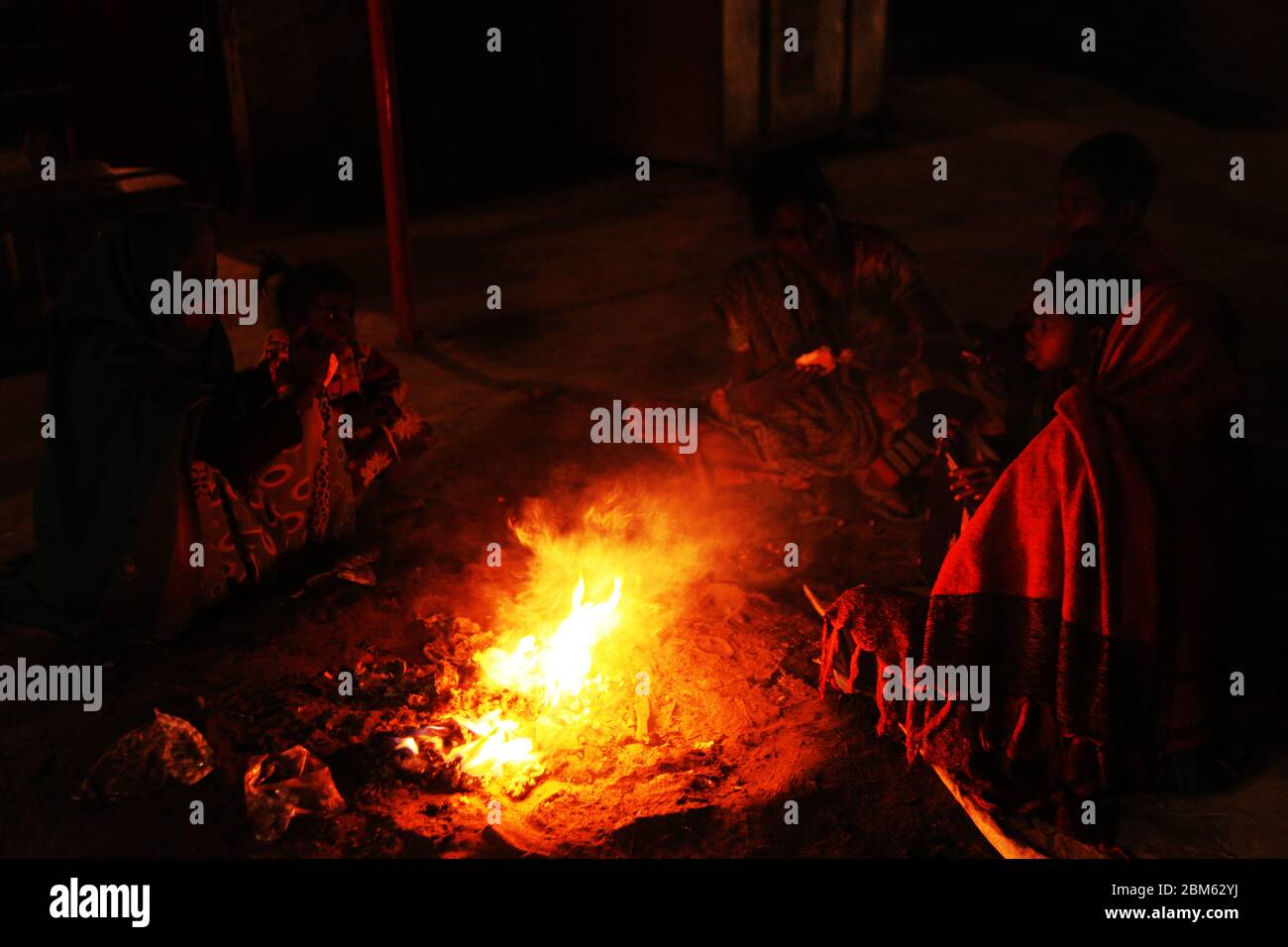 Varanasi ancient India, Hindu pilgrims and devotees city architecture ...