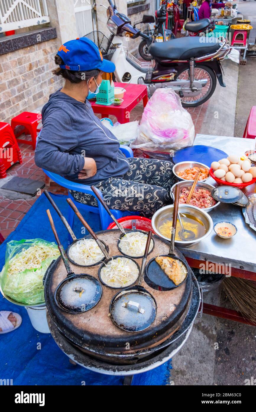 Street food stall vietnam hi-res stock photography and images - Alamy