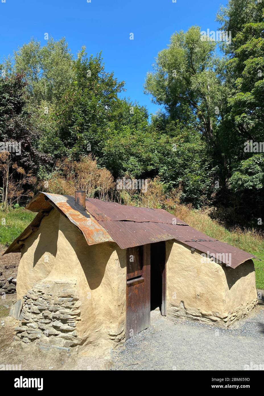 Ancient hut hi-res stock photography and images - Alamy