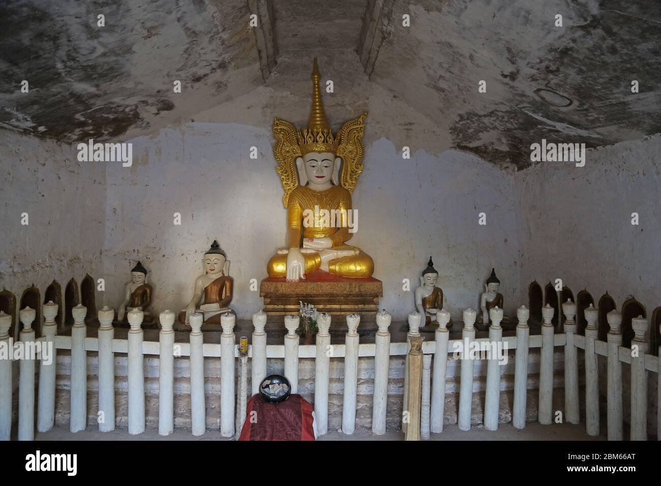 Pho Win Taung Caves Complex Stock Photo - Alamy