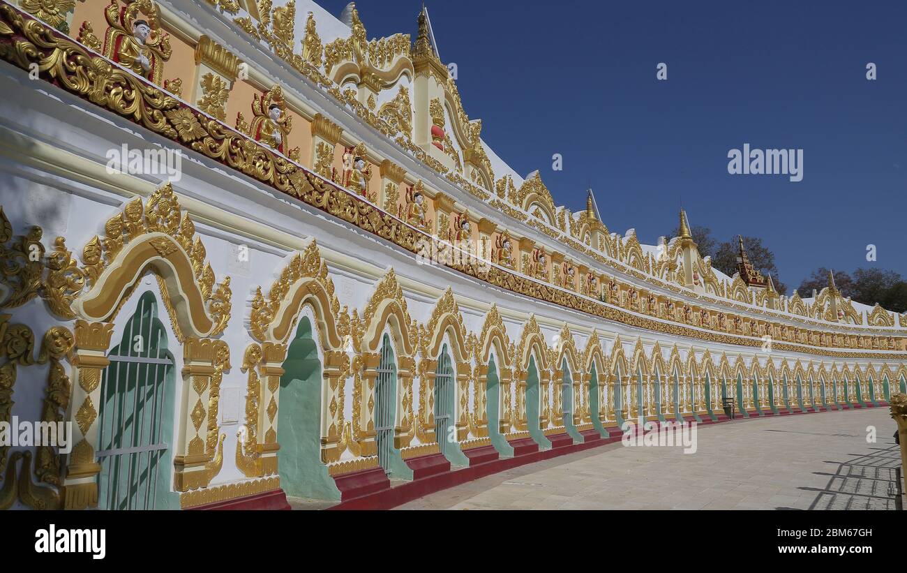 U Min Thonze Pagoda Stock Photo - Alamy