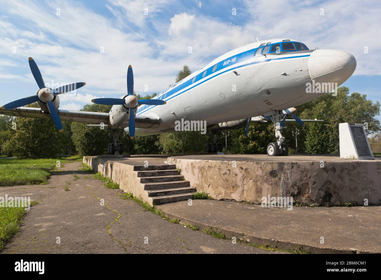Ilyushin il 18 aircraft hi-res stock photography and images - Alamy