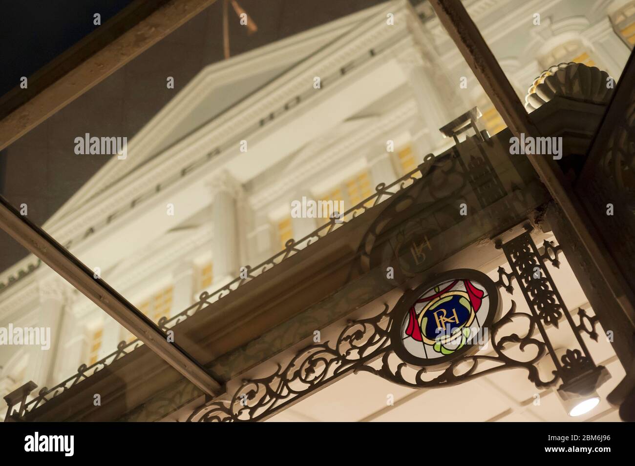 Raffles logo singapore hi-res stock photography and images - Alamy