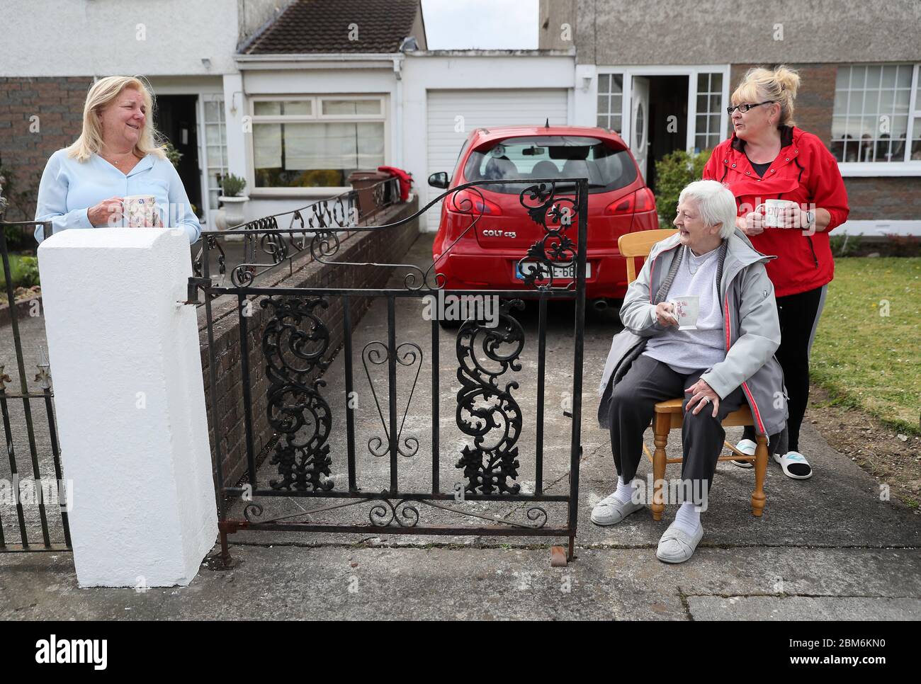 Hannah Powell Sitting With Her Daughter Marie Powell Right And